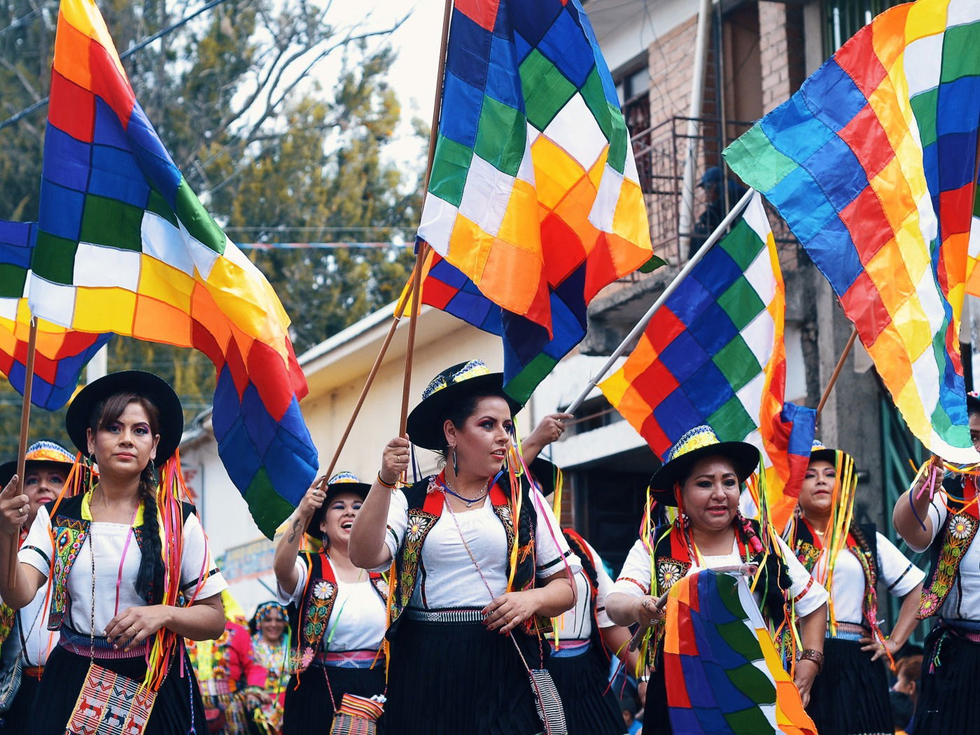 Bandera Wiphala: qué es y significado de sus colores - Enciclopedia ...