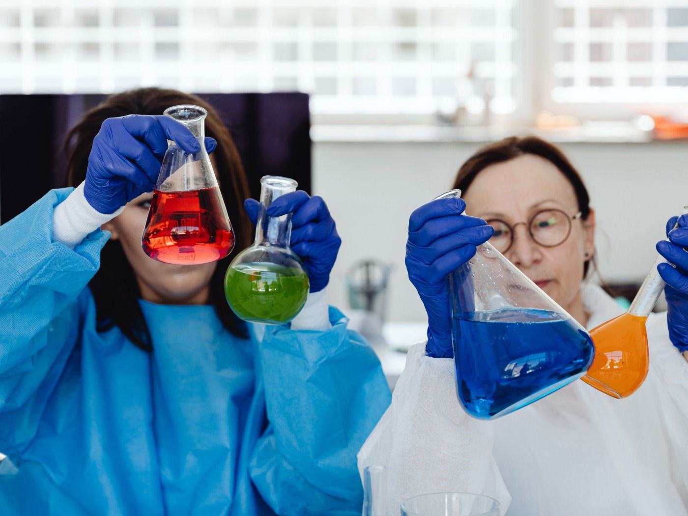 Soluciones Químicas: Qué son, tipos, características y ejemplos - Enciclopedia Significados